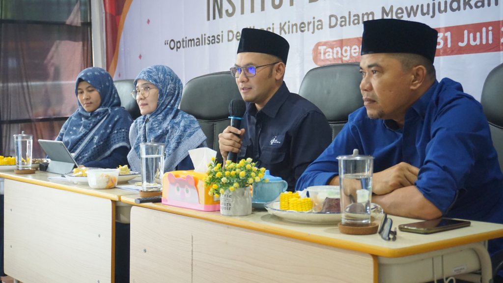 Antara Dilema dan Tantangan, menjadi Guru di Tengah Pandemi - Institut ...