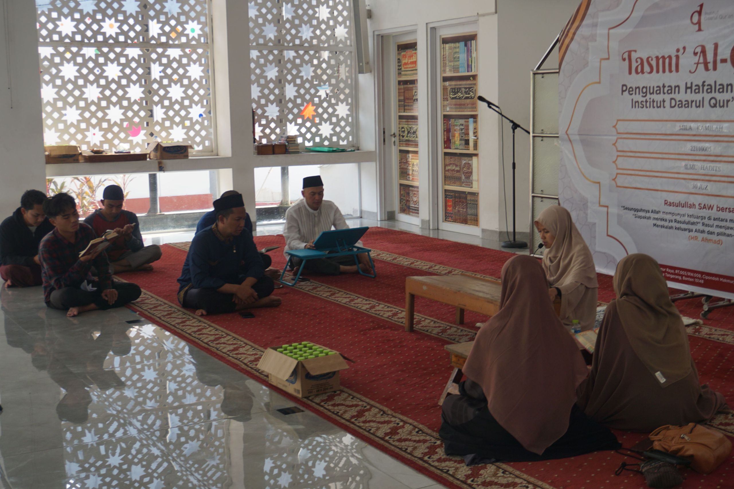 Mila Kamilah Mahasiswi IDAQU Raih Sanad Al-Qur'an 30 Juz - Institut ...